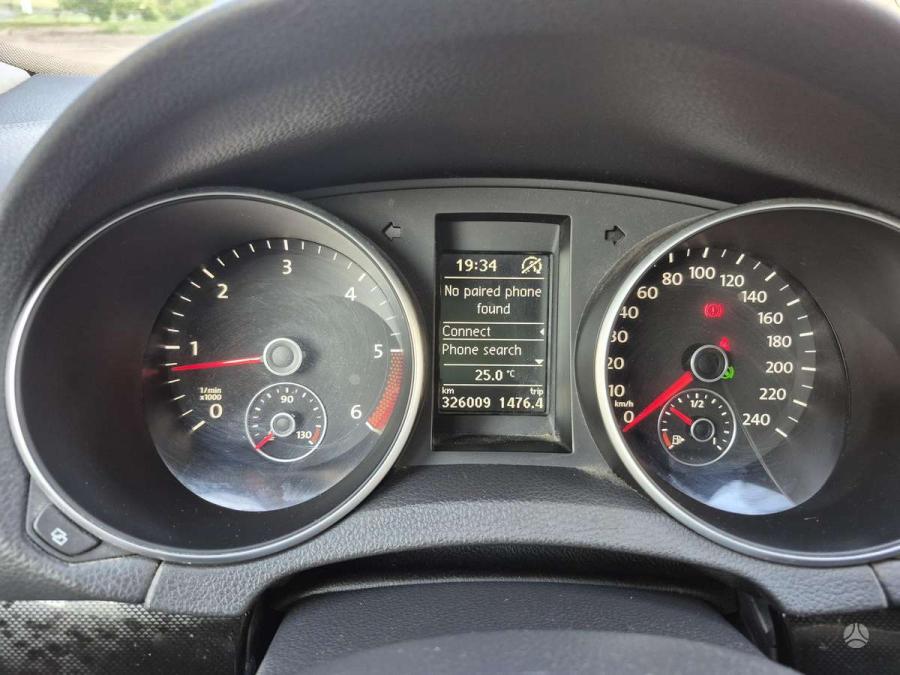 Melns Volkswagen Golf 2011 Viļņa, ar dzinēja tilpumu 1.60 L un nobraukumu 326 tūkst. km par 3250 €, foto 1 vietnē AUTOMOTO.COM.LV