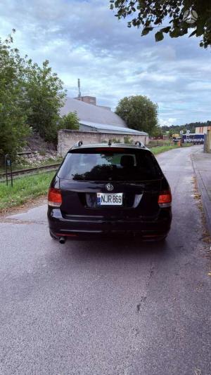 Black Volkswagen Golf 2011 in Vilnius, with an engine capacity of 1.60 L and mileage of 288 thousand km for 3850 €, photo 9 on AUTOMOTO.COM.LV