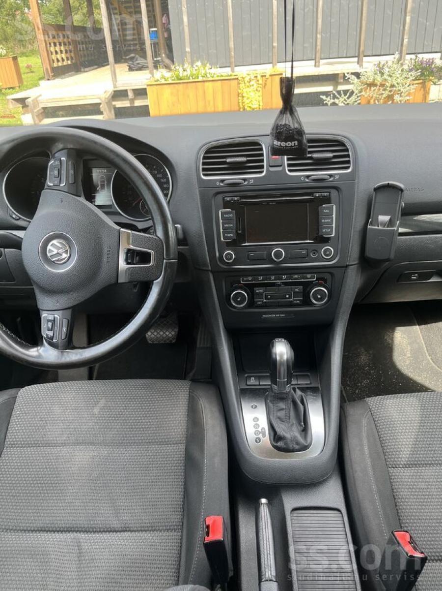 Melns Volkswagen Golf 2011 Rīga, ar dzinēja tilpumu 2.00 L un nobraukumu 420 tūkst. km par 2200 €, foto 3 vietnē AUTOMOTO.COM.LV