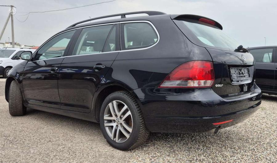 Black Volkswagen Golf 2011 in Kaunas, with an engine capacity of 1.60 L and mileage of 200 thousand km for 3700 €, photo 6 on AUTOMOTO.COM.LV