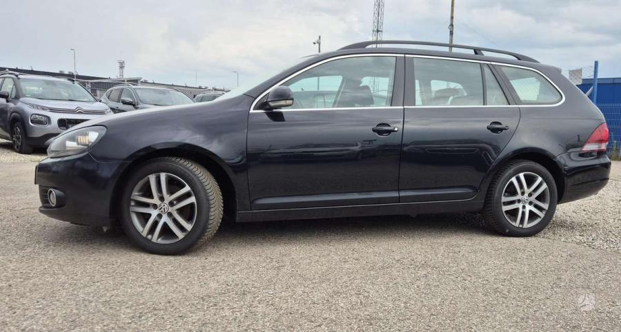 Black Volkswagen Golf 2011 in Kaunas, with an engine capacity of 1.60 L and mileage of 200 thousand km for 3700 €, photo 7 on AUTOMOTO.COM.LV