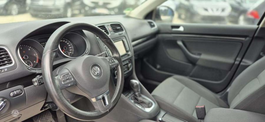 Black Volkswagen Golf 2011 in Kaunas, with an engine capacity of 1.60 L and mileage of 200 thousand km for 3700 €, photo 9 on AUTOMOTO.COM.LV