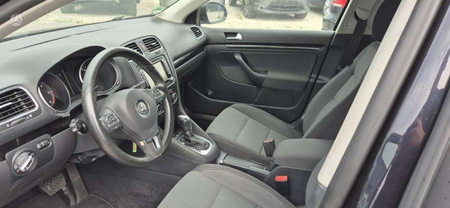 Black Volkswagen Golf 2011 in Kaunas, with an engine capacity of 1.60 L and mileage of 200 thousand km for 3700 €, photo 10 on AUTOMOTO.COM.LV