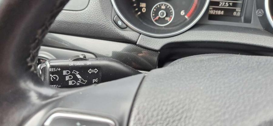 Black Volkswagen Golf 2011 in Kaunas, with an engine capacity of 1.60 L and mileage of 200 thousand km for 3700 €, photo 12 on AUTOMOTO.COM.LV