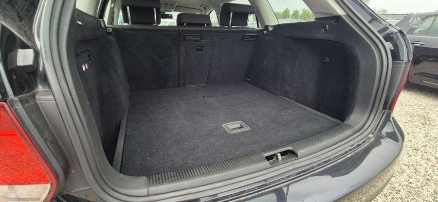 Black Volkswagen Golf 2011 in Kaunas, with an engine capacity of 1.60 L and mileage of 200 thousand km for 3700 €, photo 15 on AUTOMOTO.COM.LV