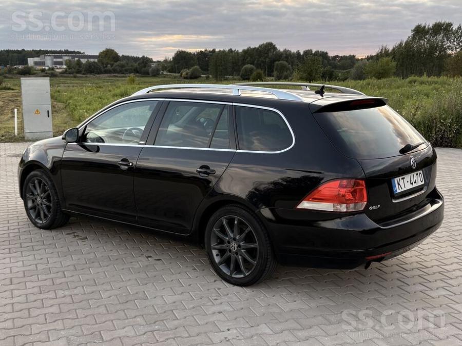 Black Volkswagen Golf 2011 in Riga, with an engine capacity of 1.60 L and mileage of 300 thousand km for 3600 €, photo 4 on AUTOMOTO.COM.LV