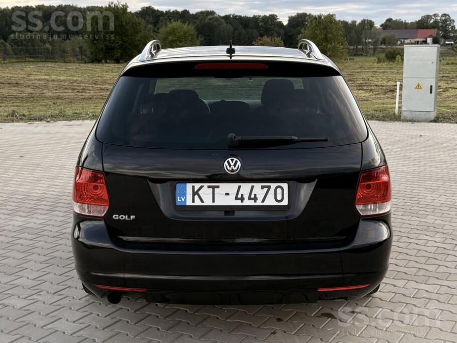 Black Volkswagen Golf 2011 in Riga, with an engine capacity of 1.60 L and mileage of 300 thousand km for 3600 €, photo 5 on AUTOMOTO.COM.LV