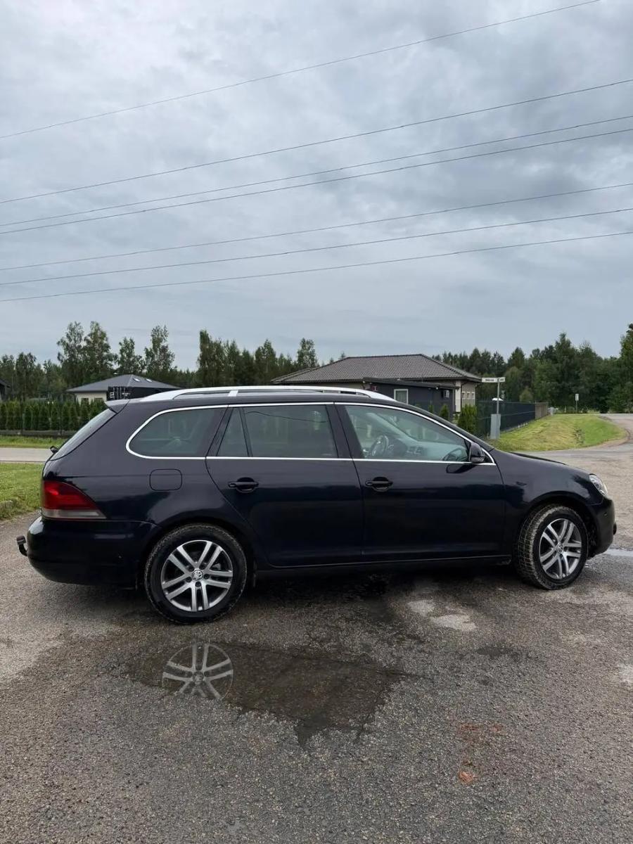 Black Volkswagen Golf 2011 in Riga, with an engine capacity of 1.60 L and mileage of 380 thousand km for 3100 €, photo 5 on AUTOMOTO.COM.LV