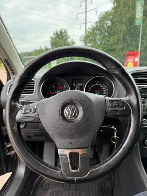 Black Volkswagen Golf 2011 in Riga, with an engine capacity of 1.60 L and mileage of 380 thousand km for 3100 €, photo 18 on AUTOMOTO.COM.LV