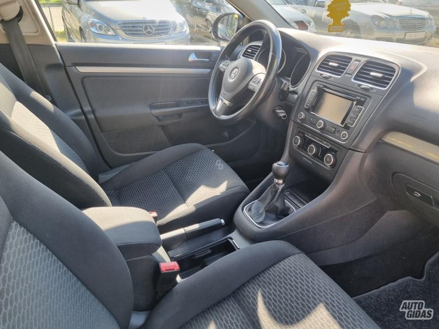 Black Volkswagen Golf 2011 in Kaunas, with an engine capacity of 1.60 L and mileage of 300 thousand km for 2500 €, photo 6 on AUTOMOTO.COM.LV