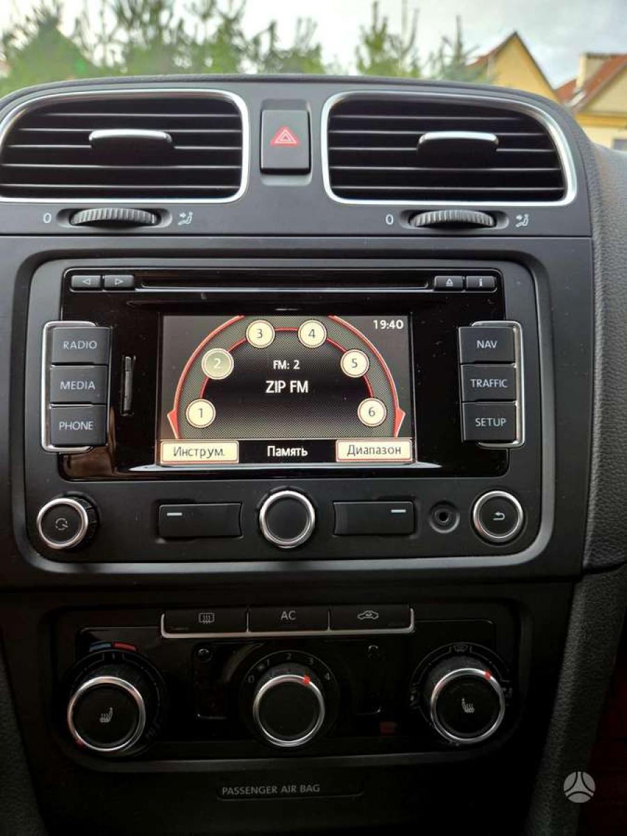 Black Volkswagen Golf 2011 in Kedainiai, with an engine capacity of 1.97 L and mileage of 347 thousand km for 4900 €, photo 23 on AUTOMOTO.COM.LV
