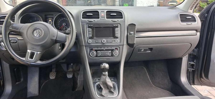 Melns Volkswagen Golf 2011 Pasvalys, ar dzinēja tilpumu 1.60 L un nobraukumu 285 tūkst. km par 3250 €, foto 9 vietnē AUTOMOTO.COM.LV