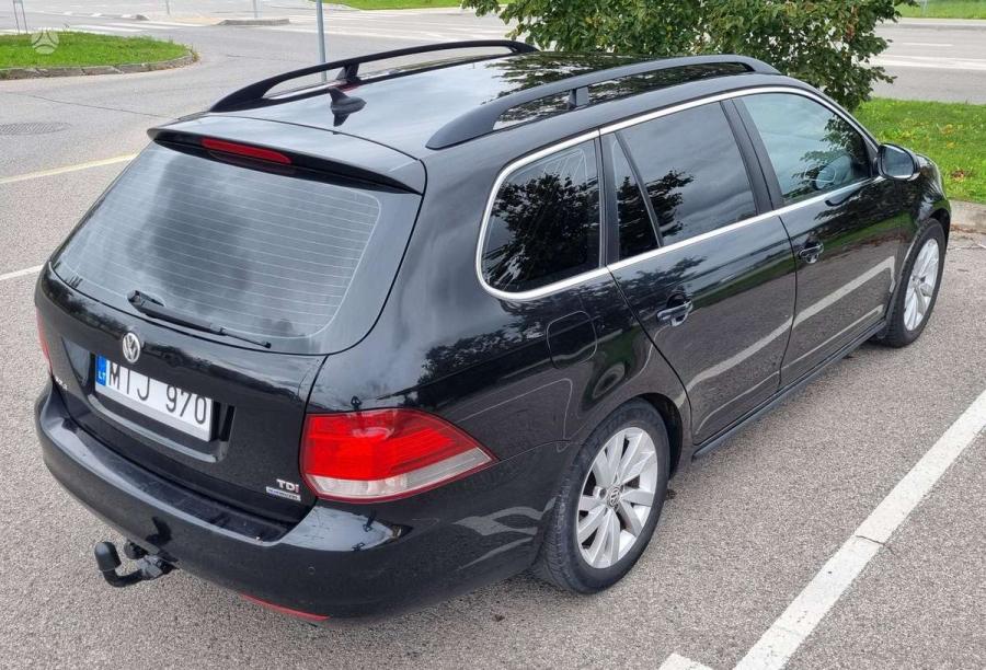 Melns Volkswagen Golf 2011 Šauļi, ar dzinēja tilpumu 1.60 L un nobraukumu 323 tūkst. km par 3750 €, foto 4 vietnē AUTOMOTO.COM.LV