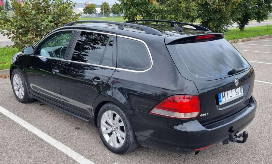Melns Volkswagen Golf 2011 Šauļi, ar dzinēja tilpumu 1.60 L un nobraukumu 323 tūkst. km par 3750 €, foto 5 vietnē AUTOMOTO.COM.LV