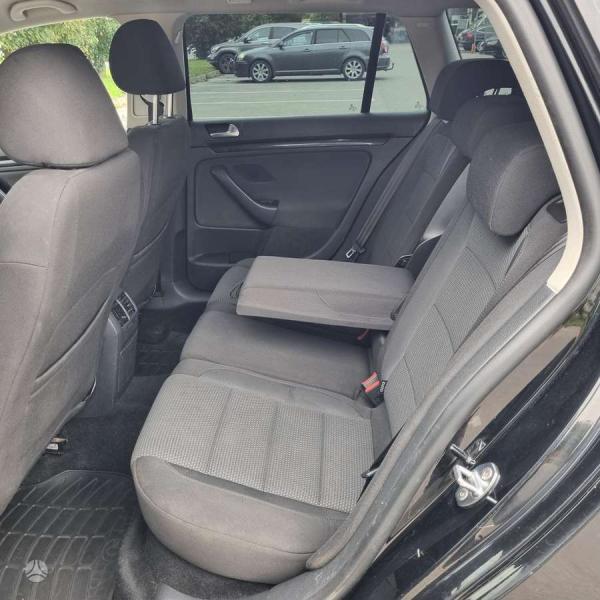 Black Volkswagen Golf 2011 in Siauliai, with an engine capacity of 1.60 L and mileage of 323 thousand km for 3750 €, photo 10 on AUTOMOTO.COM.LV