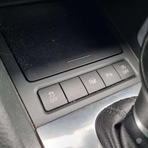 Melns Volkswagen Golf 2011 Šauļi, ar dzinēja tilpumu 1.60 L un nobraukumu 323 tūkst. km par 3750 €, foto 17 vietnē AUTOMOTO.COM.LV
