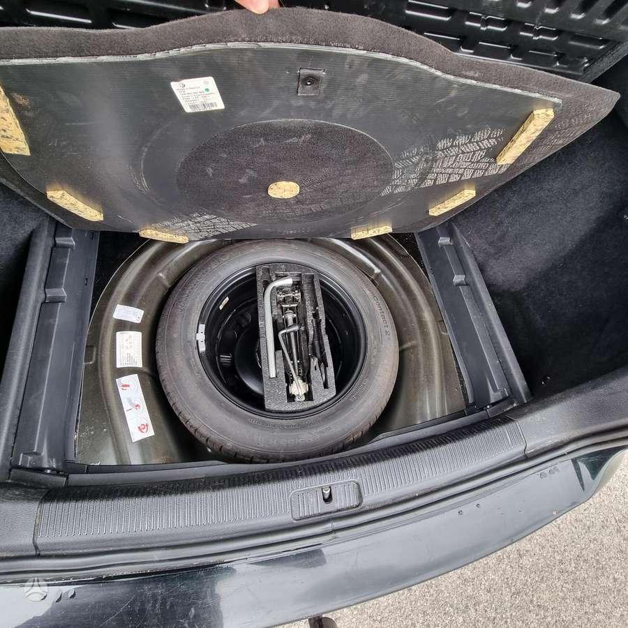 Melns Volkswagen Golf 2011 Šauļi, ar dzinēja tilpumu 1.60 L un nobraukumu 323 tūkst. km par 3750 €, foto 23 vietnē AUTOMOTO.COM.LV