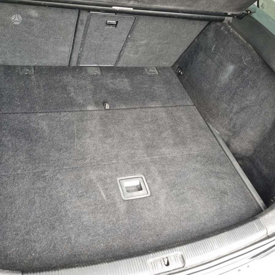 Melns Volkswagen Golf 2011 Šauļi, ar dzinēja tilpumu 1.60 L un nobraukumu 323 tūkst. km par 3750 €, foto 24 vietnē AUTOMOTO.COM.LV
