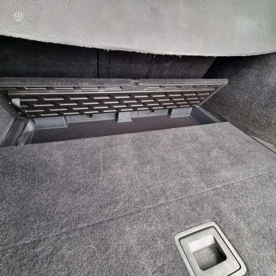 Melns Volkswagen Golf 2011 Šauļi, ar dzinēja tilpumu 1.60 L un nobraukumu 323 tūkst. km par 3750 €, foto 25 vietnē AUTOMOTO.COM.LV
