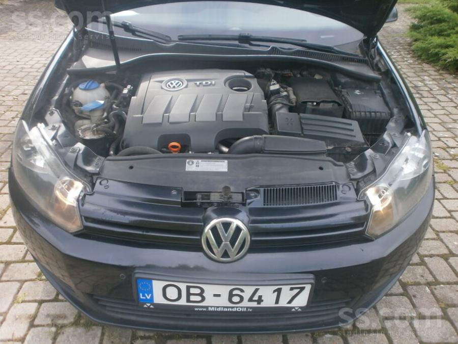 Black Volkswagen Golf 2011 in Ogre, with an engine capacity of 1.60 L and mileage of 315 thousand km for 1750 €, photo 4 on AUTOMOTO.COM.LV