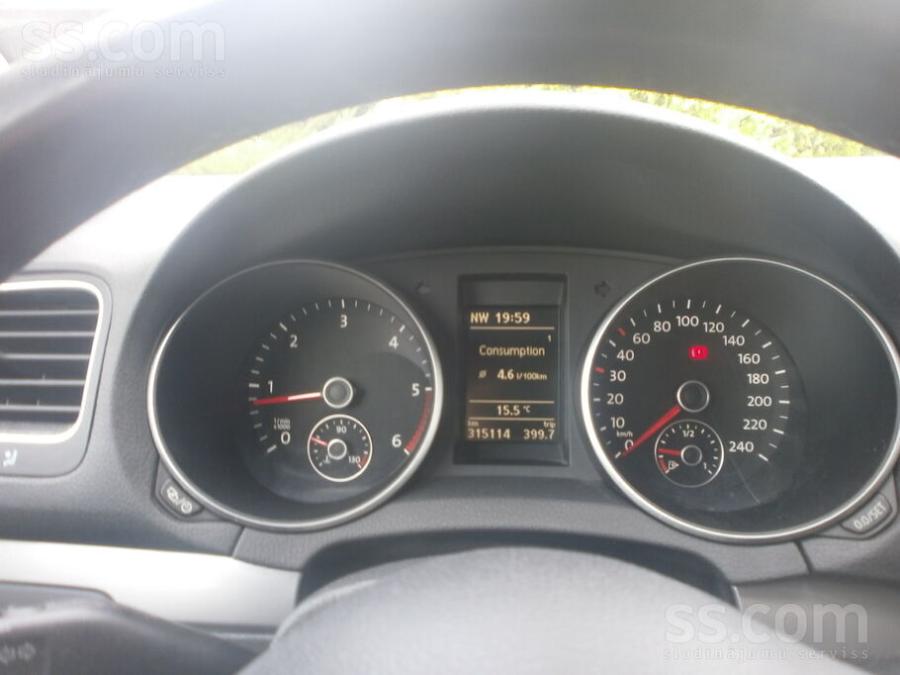 Black Volkswagen Golf 2011 in Ogre, with an engine capacity of 1.60 L and mileage of 315 thousand km for 1750 €, photo 7 on AUTOMOTO.COM.LV