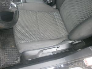 Black Volkswagen Golf 2011 in Ogre, with an engine capacity of 1.60 L and mileage of 315 thousand km for 1750 €, photo 11 on AUTOMOTO.COM.LV