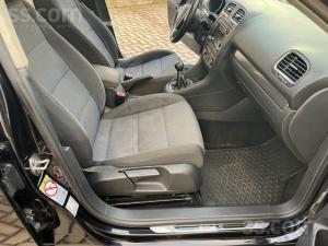 Black Volkswagen Golf 2011 in Rezekne, with an engine capacity of 2.00 L and mileage of 270 thousand km for 4550 €, photo 13 on AUTOMOTO.COM.LV