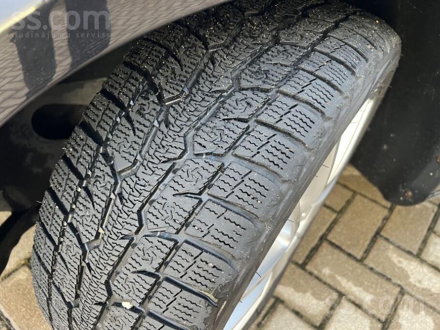 Black Volkswagen Golf 2011 in Rezekne, with an engine capacity of 2.00 L and mileage of 270 thousand km for 4550 €, photo 19 on AUTOMOTO.COM.LV