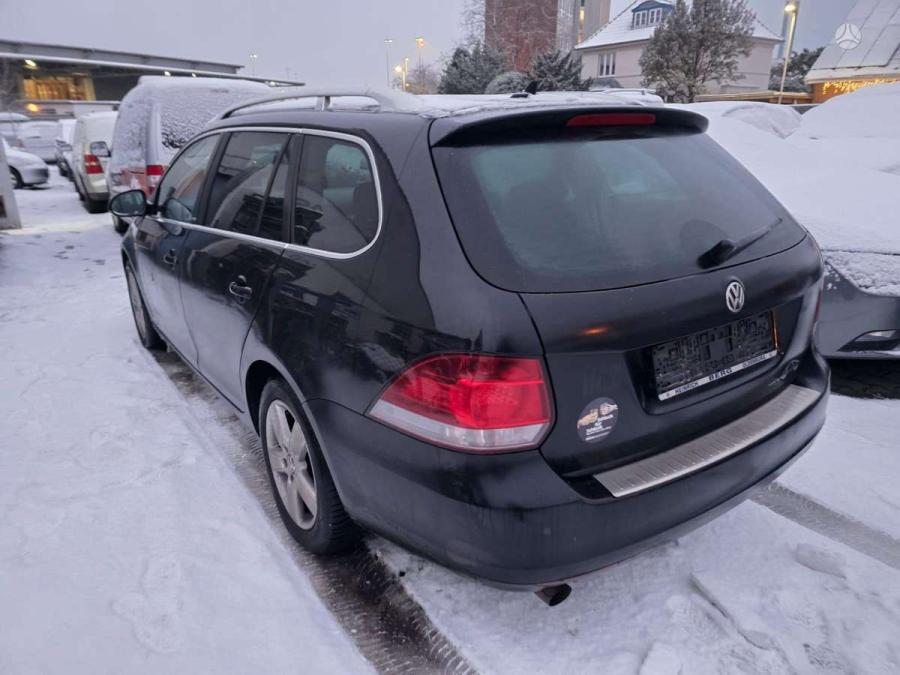 Black Volkswagen Golf 2012 in Siauliai, with an engine capacity of 1.20 L and mileage of 219 thousand km for 4100 €, photo 5 on AUTOMOTO.COM.LV