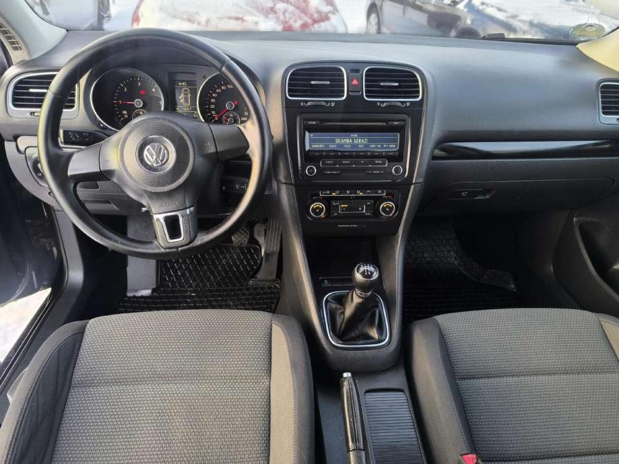 Black Volkswagen Golf 2012 in Joniskis, with an engine capacity of 1.60 L and mileage of 283 thousand km for 3999 €, photo 9 on AUTOMOTO.COM.LV