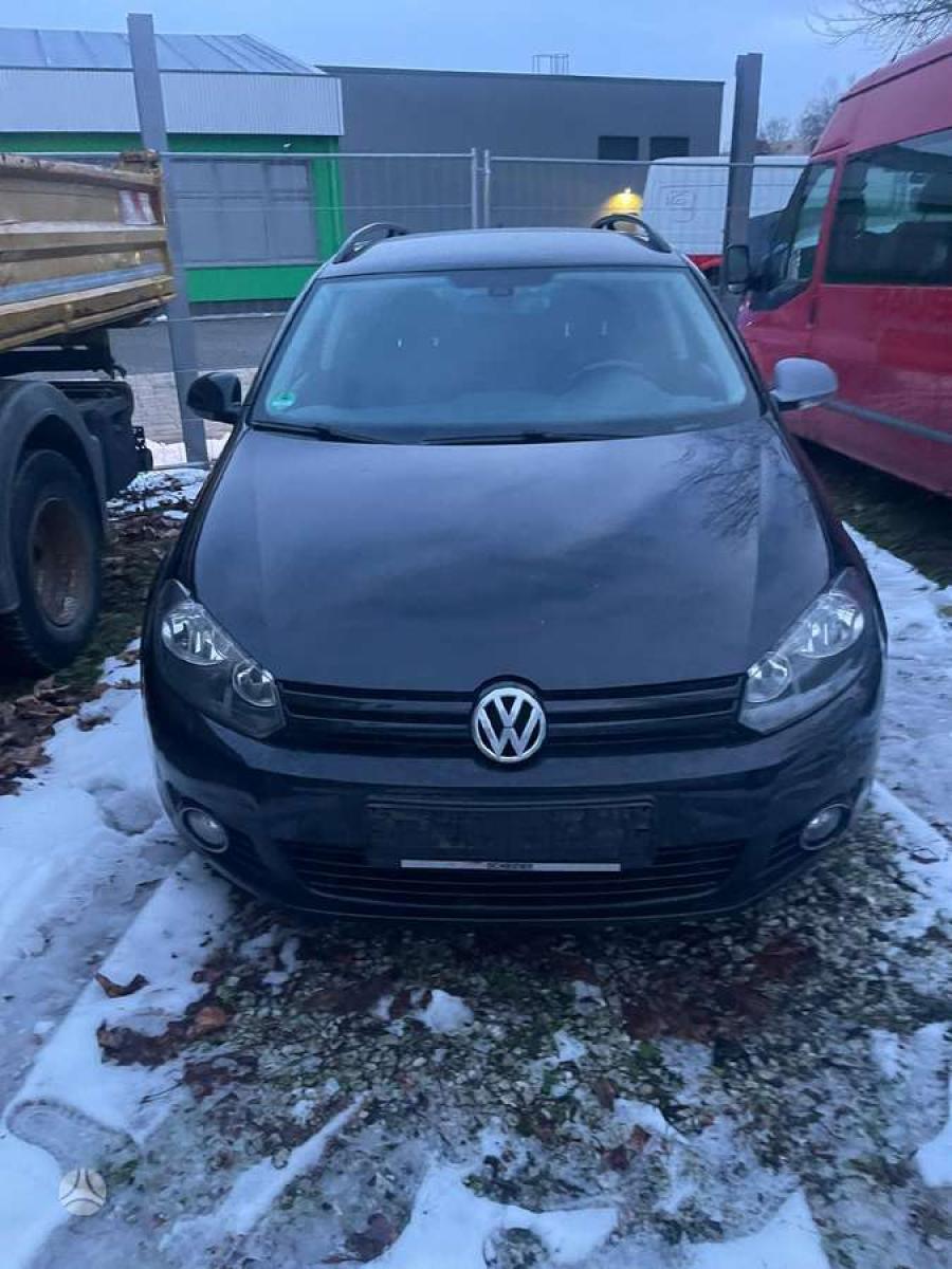 Black Volkswagen Golf 2012 in Marijampole, with an engine capacity of 1.60 L and mileage of 268 thousand km for 2700 €, photo 1 on AUTOMOTO.COM.LV