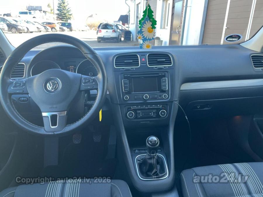 Black Volkswagen Golf 2012 in Valga, with an engine capacity of 1.60 L and mileage of 245 thousand km for 3600 €, photo 3 on AUTOMOTO.COM.LV