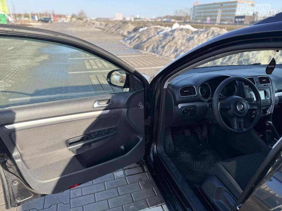 Black Volkswagen Golf 2012 in Vilnius, with an engine capacity of 1.60 L and mileage of 339 thousand km for 3200 €, photo 17 on AUTOMOTO.COM.LV