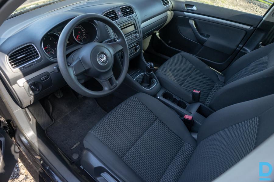 Black Volkswagen Golf 2012 in Liepaja, with an engine capacity of 1.60 L and mileage of 280 thousand km for 4600 €, photo 6 on AUTOMOTO.COM.LV