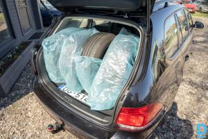 Black Volkswagen Golf 2012 in Liepaja, with an engine capacity of 1.60 L and mileage of 280 thousand km for 4600 €, photo 8 on AUTOMOTO.COM.LV