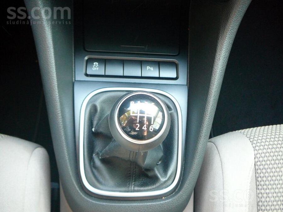 Black Volkswagen Golf 2012 in Cesis, with an engine capacity of 2.00 L and mileage of 0 thousand km for 4790 €, photo 19 on AUTOMOTO.COM.LV