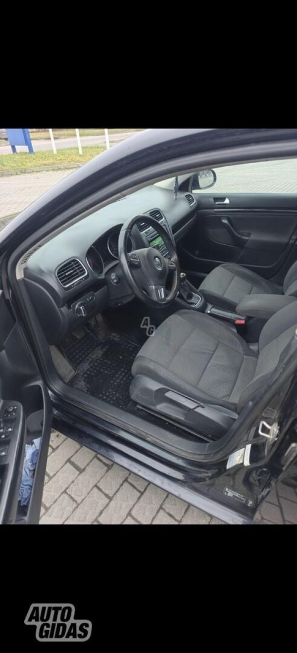 Black Volkswagen Golf 2012 in Kaunas, with an engine capacity of 1.60 L and mileage of 283 thousand km for 2950 €, photo 7 on AUTOMOTO.COM.LV