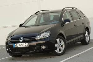 Black Volkswagen Golf 2012 in Riga, with an engine capacity of 1.60 L and mileage of 195 thousand km for 5700 €, photo 4 on AUTOMOTO.COM.LV