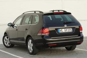 Black Volkswagen Golf 2012 in Riga, with an engine capacity of 1.60 L and mileage of 195 thousand km for 5700 €, photo 8 on AUTOMOTO.COM.LV