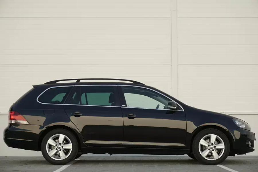 Black Volkswagen Golf 2012 in Riga, with an engine capacity of 1.60 L and mileage of 195 thousand km for 5700 €, photo 11 on AUTOMOTO.COM.LV