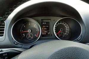 Black Volkswagen Golf 2012 in Riga, with an engine capacity of 1.60 L and mileage of 195 thousand km for 5700 €, photo 18 on AUTOMOTO.COM.LV