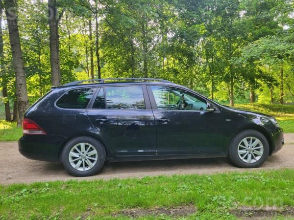 Black Volkswagen Golf 2012 in Preili, with an engine capacity of 1.60 L and mileage of 372 thousand km for 2750 €, photo 2 on AUTOMOTO.COM.LV