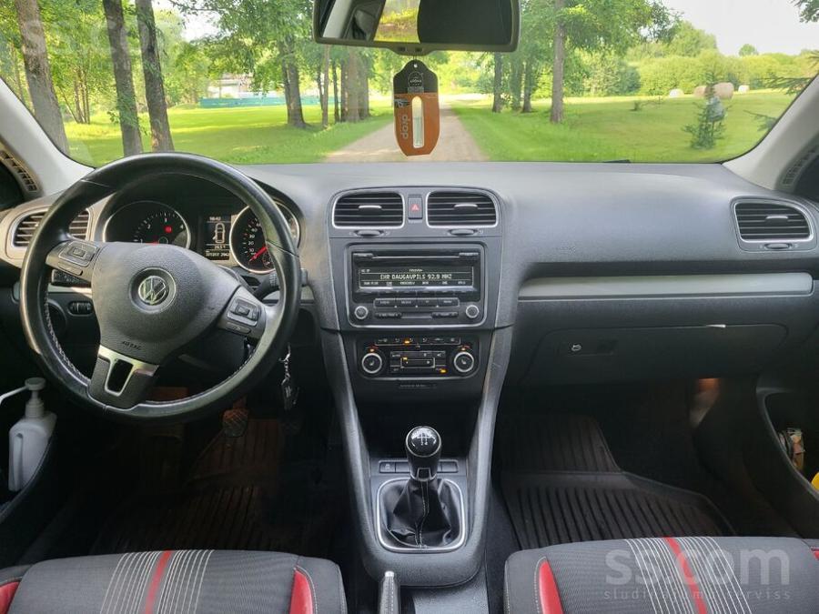 Melns Volkswagen Golf 2012 Preiļi, ar dzinēja tilpumu 1.60 L un nobraukumu 372 tūkst. km par 2750 €, foto 9 vietnē AUTOMOTO.COM.LV