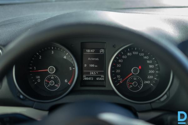 Melns Volkswagen Golf 2012 Liepāja, ar dzinēja tilpumu 1.60 L un nobraukumu 280 tūkst. km par 4600 €, foto 8 vietnē AUTOMOTO.COM.LV