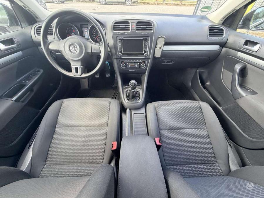 Melns Volkswagen Golf 2012 Viļņa, ar dzinēja tilpumu 1.60 L un nobraukumu 239 tūkst. km par 3990 €, foto 6 vietnē AUTOMOTO.COM.LV