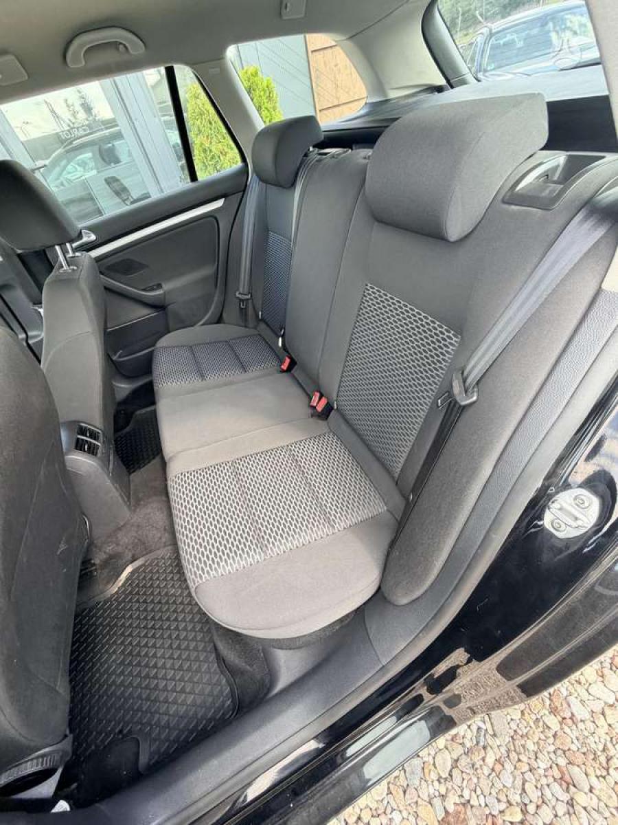 Melns Volkswagen Golf 2012 Viļņa, ar dzinēja tilpumu 1.60 L un nobraukumu 239 tūkst. km par 3990 €, foto 8 vietnē AUTOMOTO.COM.LV