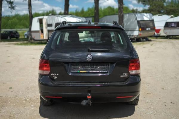 Black Volkswagen Golf 2012 in Grobiņa, with an engine capacity of 1.60 L and mileage of 280 thousand km for 4800 €, photo 5 on AUTOMOTO.COM.LV