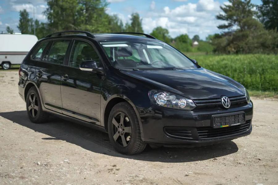 Black Volkswagen Golf 2012 in Grobiņa, with an engine capacity of 1.60 L and mileage of 280 thousand km for 4800 €, photo 1 on AUTOMOTO.COM.LV