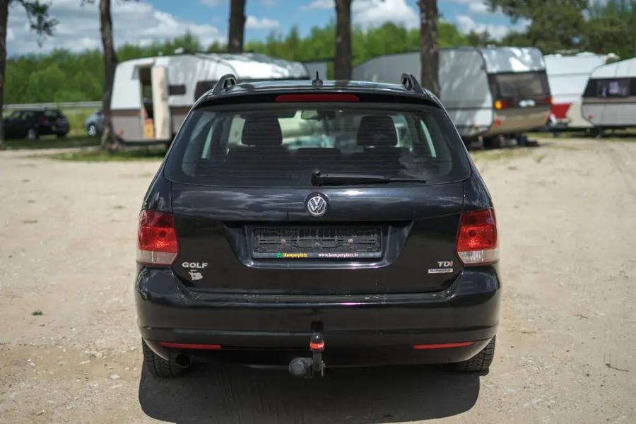 Black Volkswagen Golf 2012 in Grobiņa, with an engine capacity of 1.60 L and mileage of 280 thousand km for 4800 €, photo 6 on AUTOMOTO.COM.LV