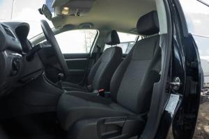 Black Volkswagen Golf 2012 in Grobiņa, with an engine capacity of 1.60 L and mileage of 280 thousand km for 4800 €, photo 11 on AUTOMOTO.COM.LV